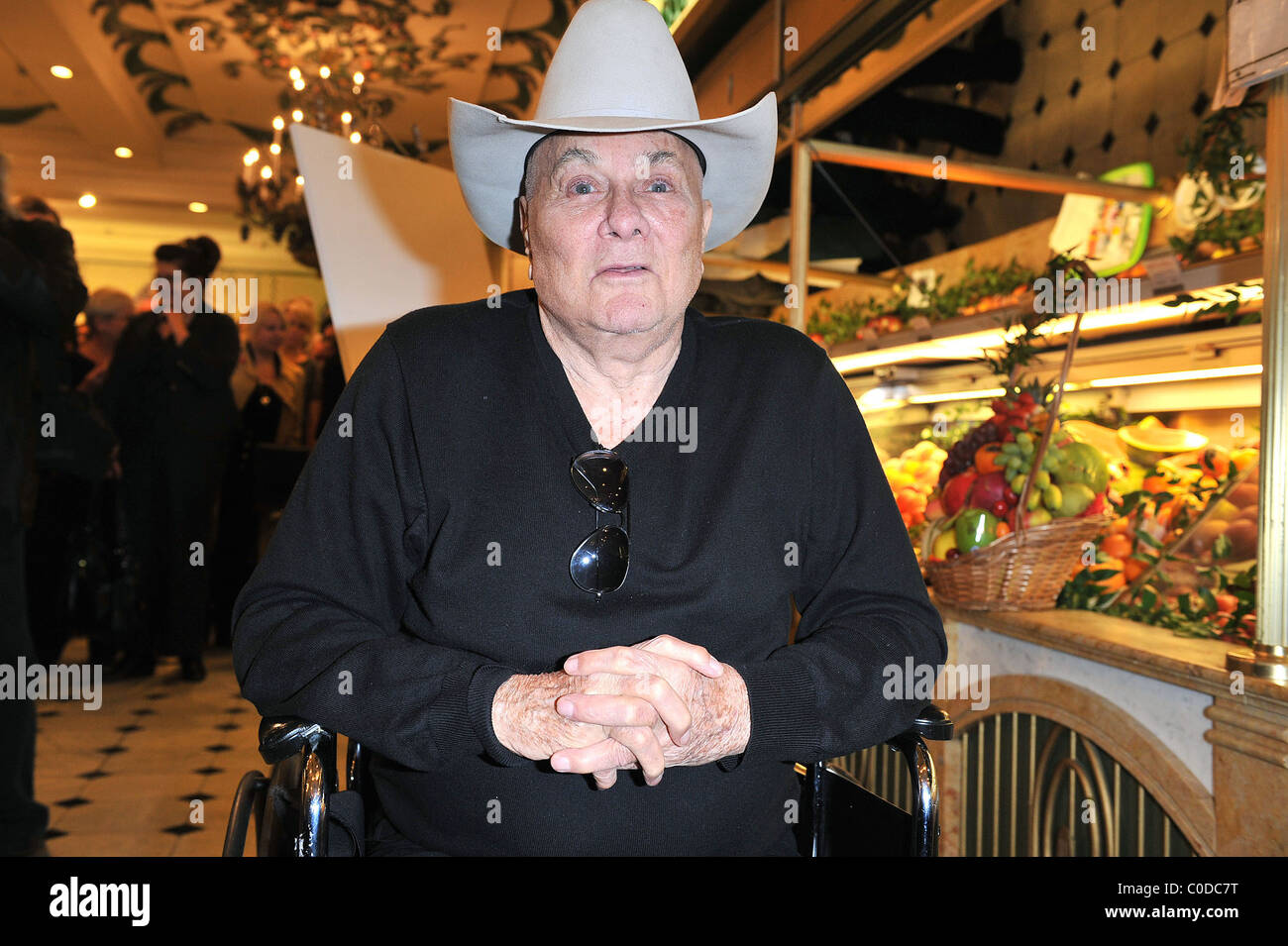 Tony Curtis Tony Curtis visits Harrods department store to promote 'The ...
