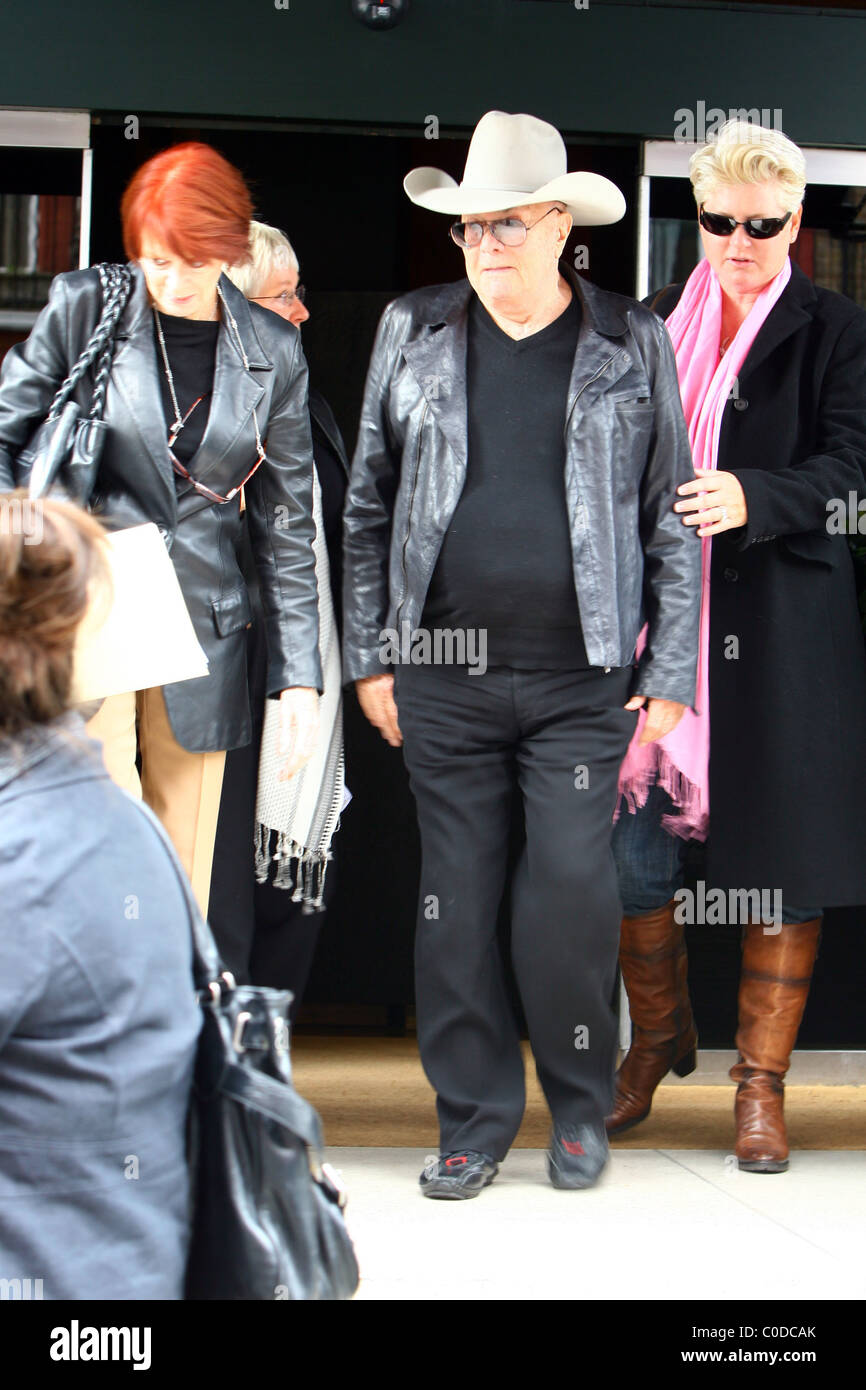 Tony curtis jill vandenberg curtis hi-res stock photography and images ...