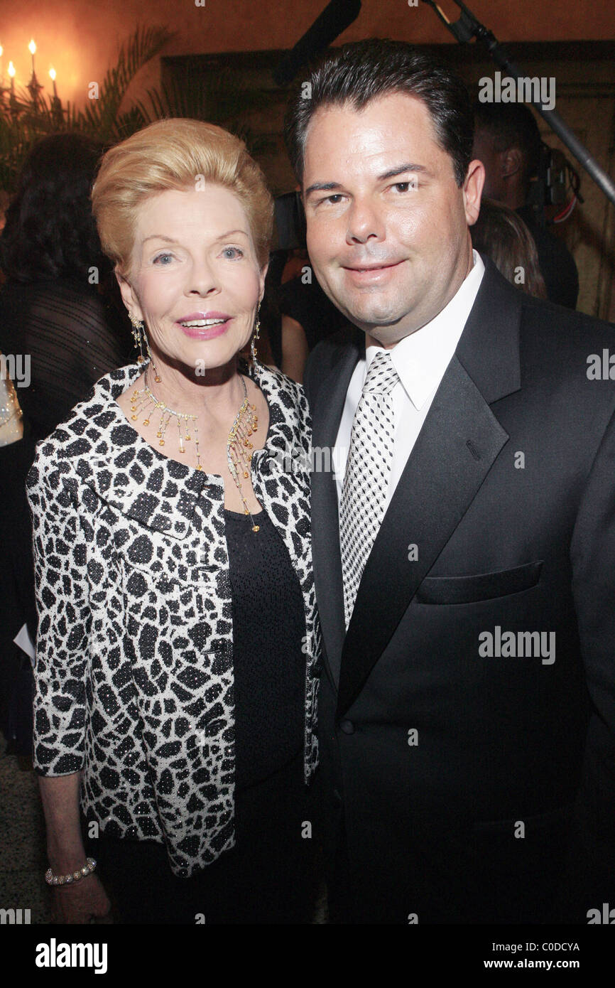 Lois pope hi-res stock photography and images - Alamy