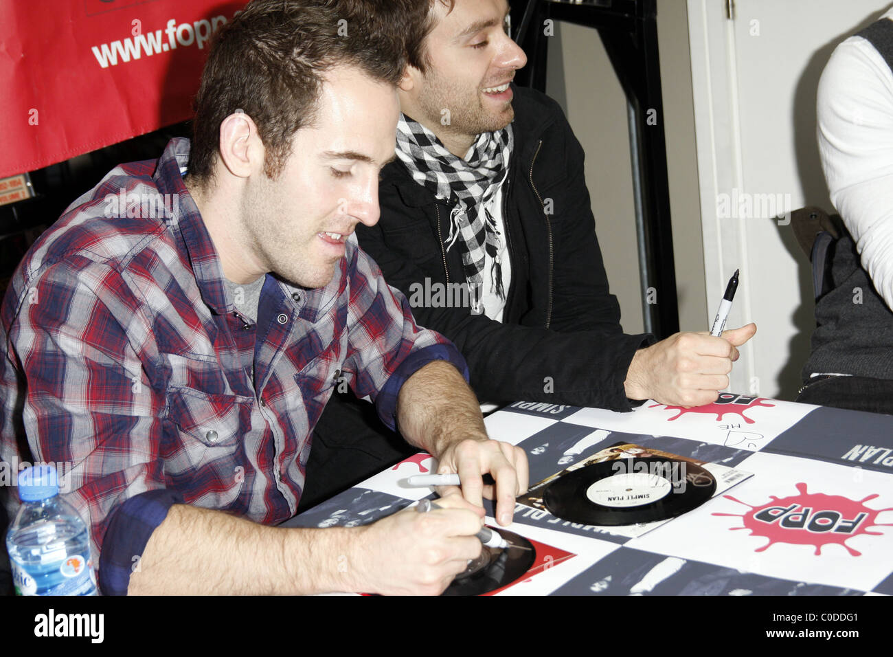 Sebastien lefebvre simple plan hi-res stock photography and images - Alamy