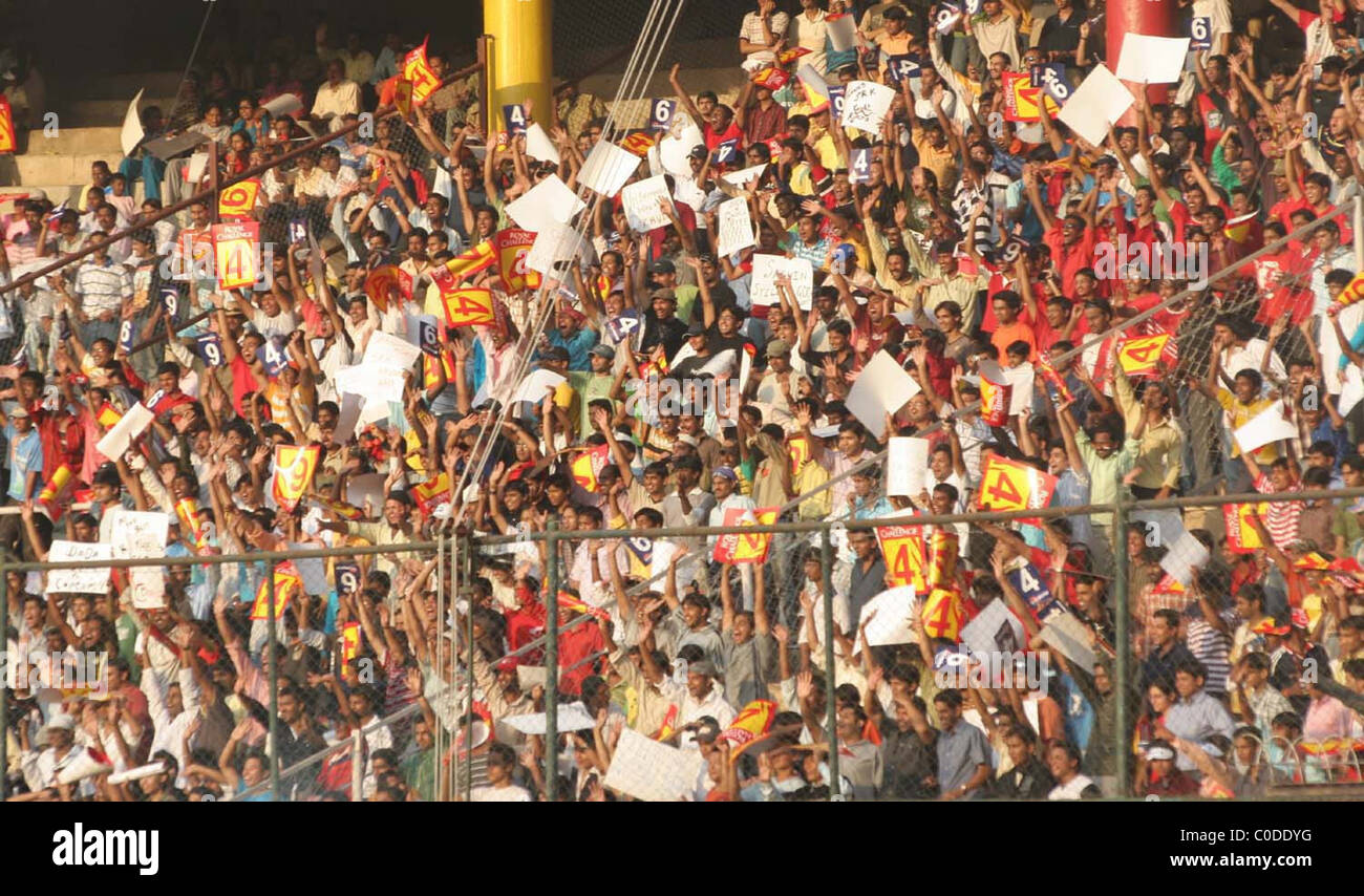 DLF IPL cricket match at Chinnaswamy stadium Bangalore, India - 18.04. ...