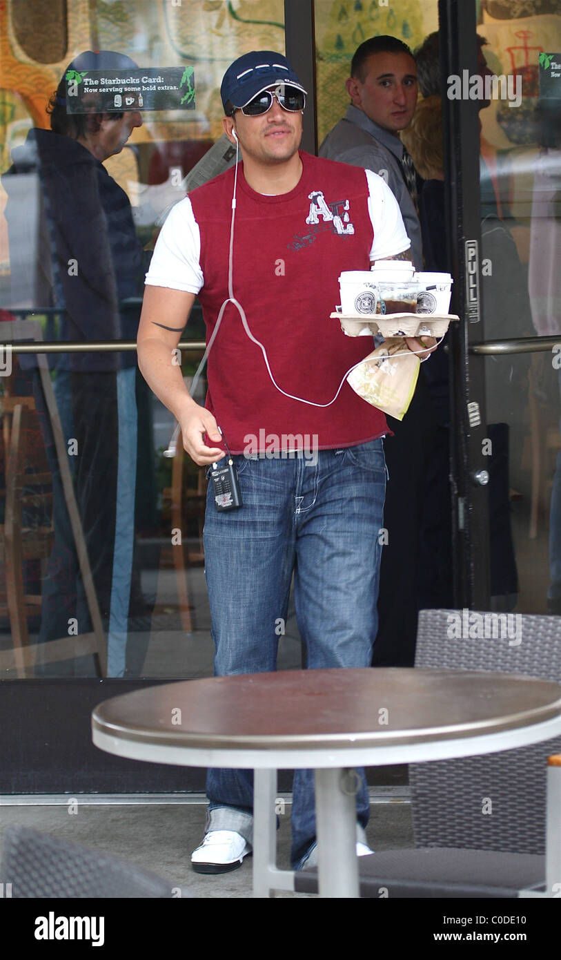 Peter Andre leaving Starbucks Los Angeles, California - 19.04.08 Agent ...