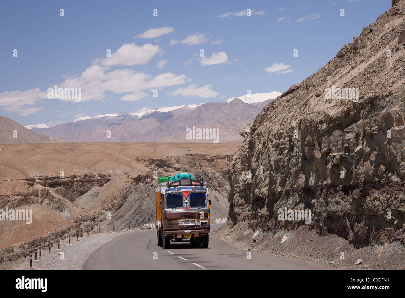 Indian lorry hi-res stock photography and images - Alamy