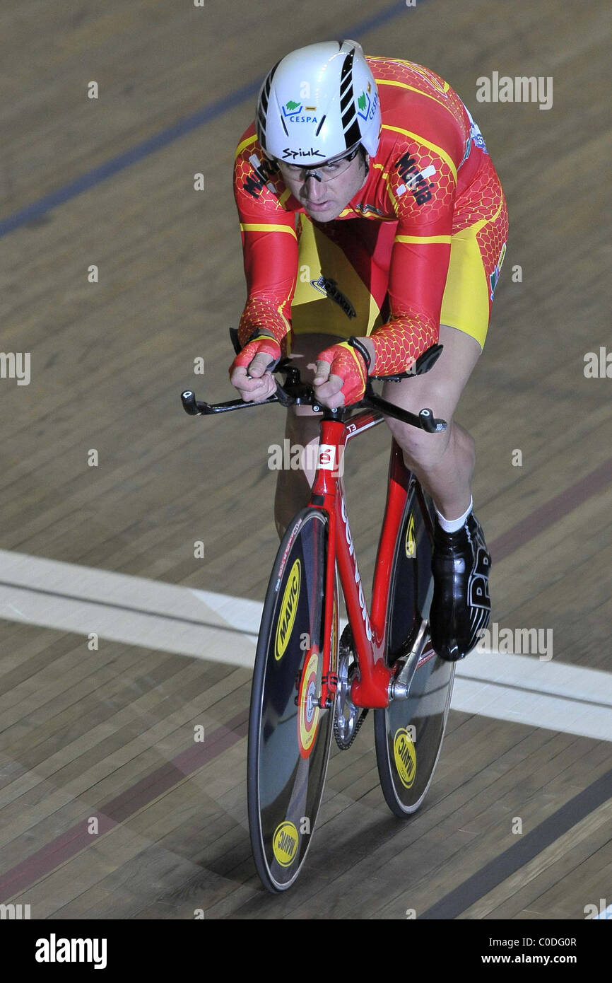 Mens Omnium Individual Pursuit UCI Manchester Velodrome Stock Photo - Alamy