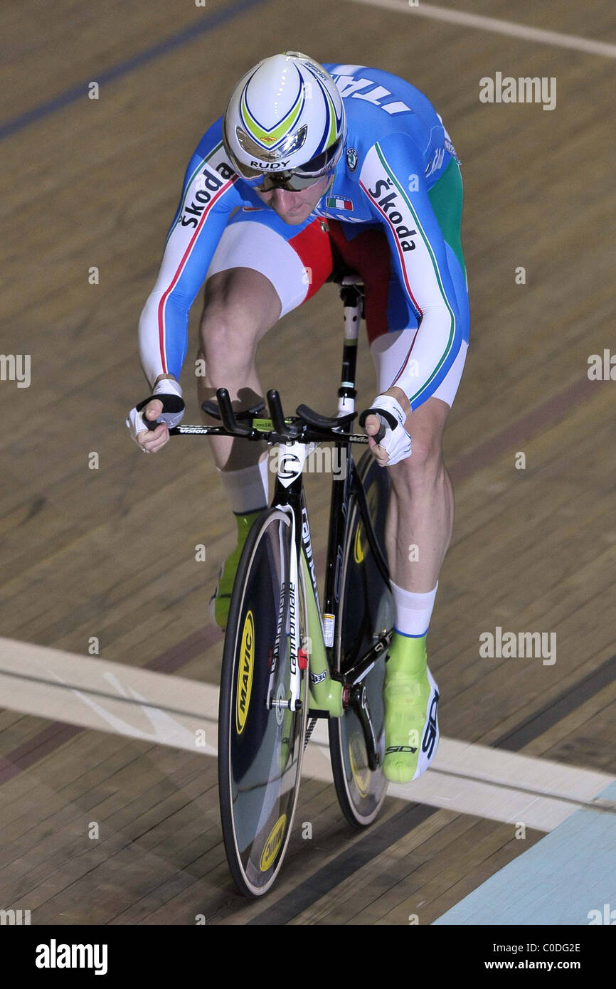Mens Omnium Individual Pursuit. Manchester Velodrome Stock Photo - Alamy