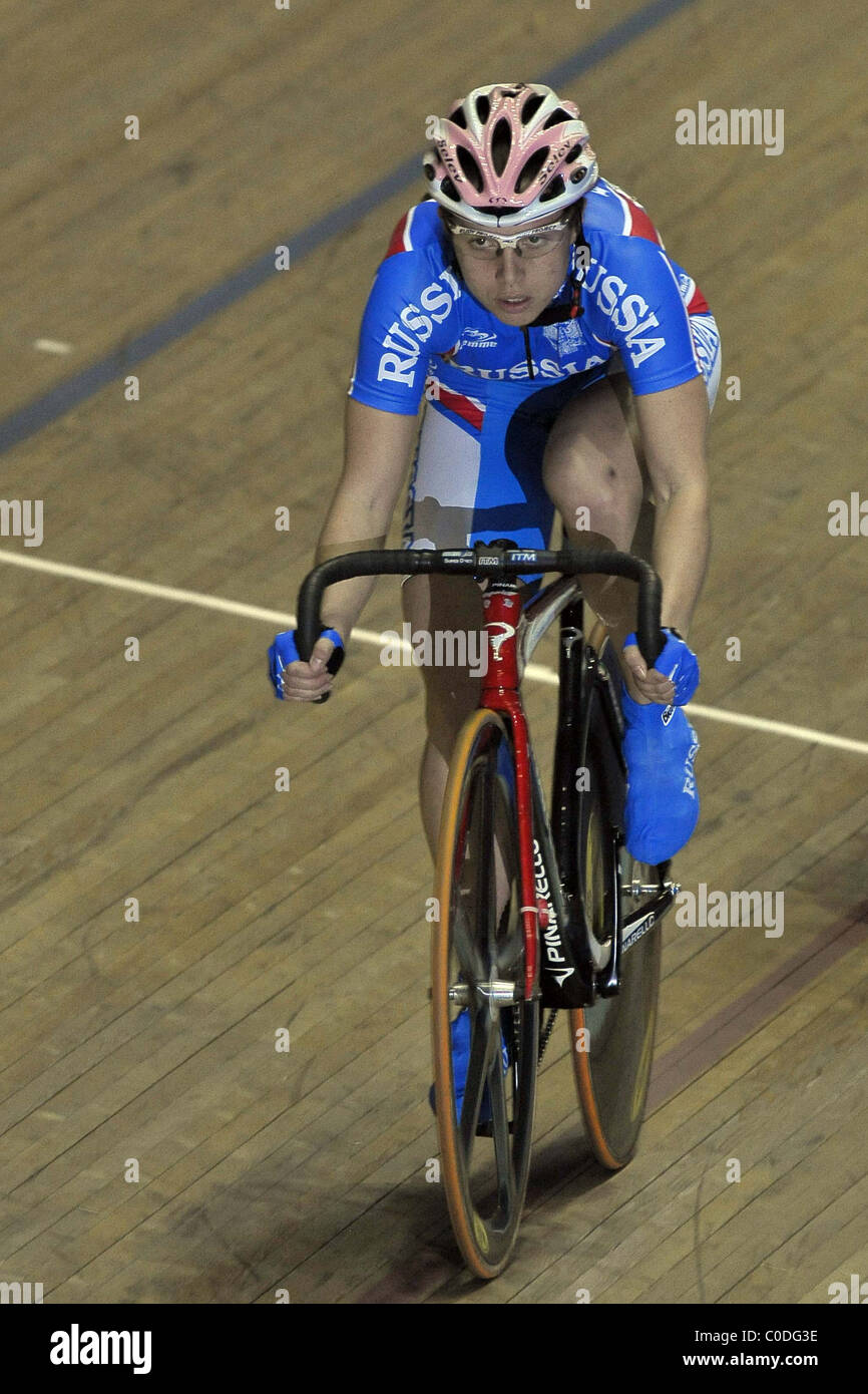Womens scratch race uci track manchester velodrome hi-res stock ...