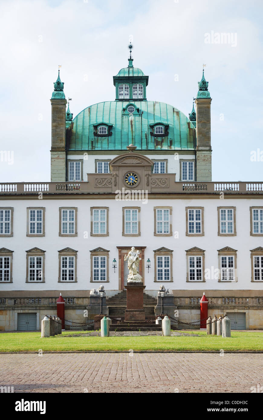 The palace complex consisted of a small square, main palace with dome ...