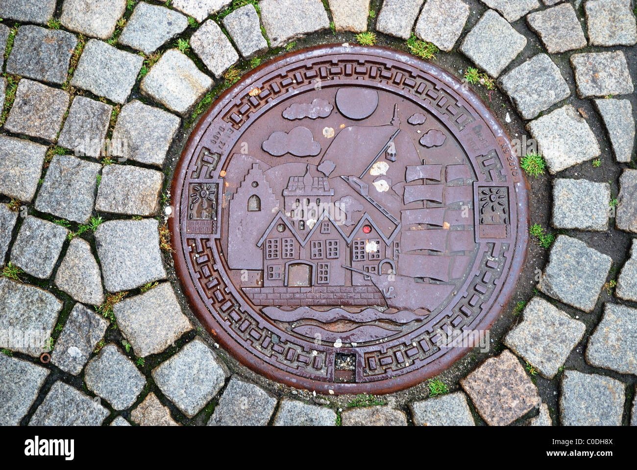 Sewer manhole hi-res stock photography and images - Alamy