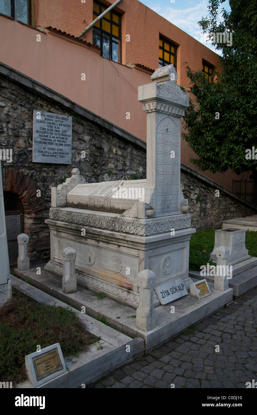 Turkish cemetery hi-res stock photography and images - Alamy