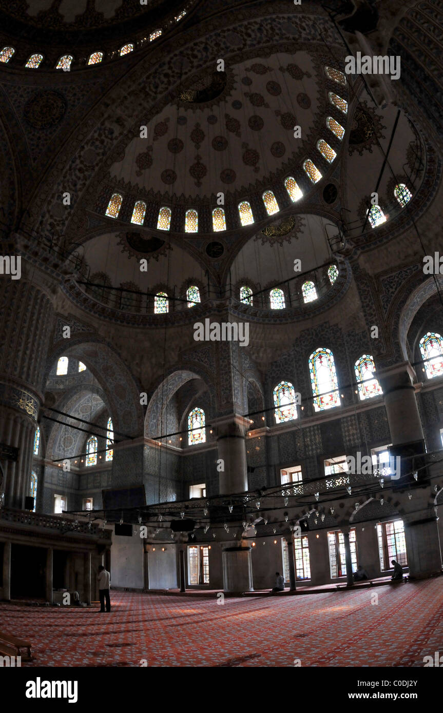 Interior blue mosque Istanbul Turkey Stock Photo - Alamy