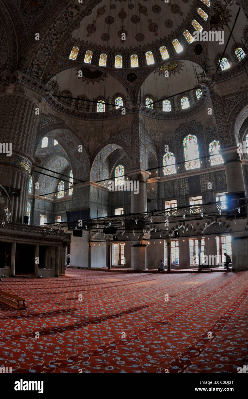Interior blue mosque Istanbul Turkey Stock Photo - Alamy