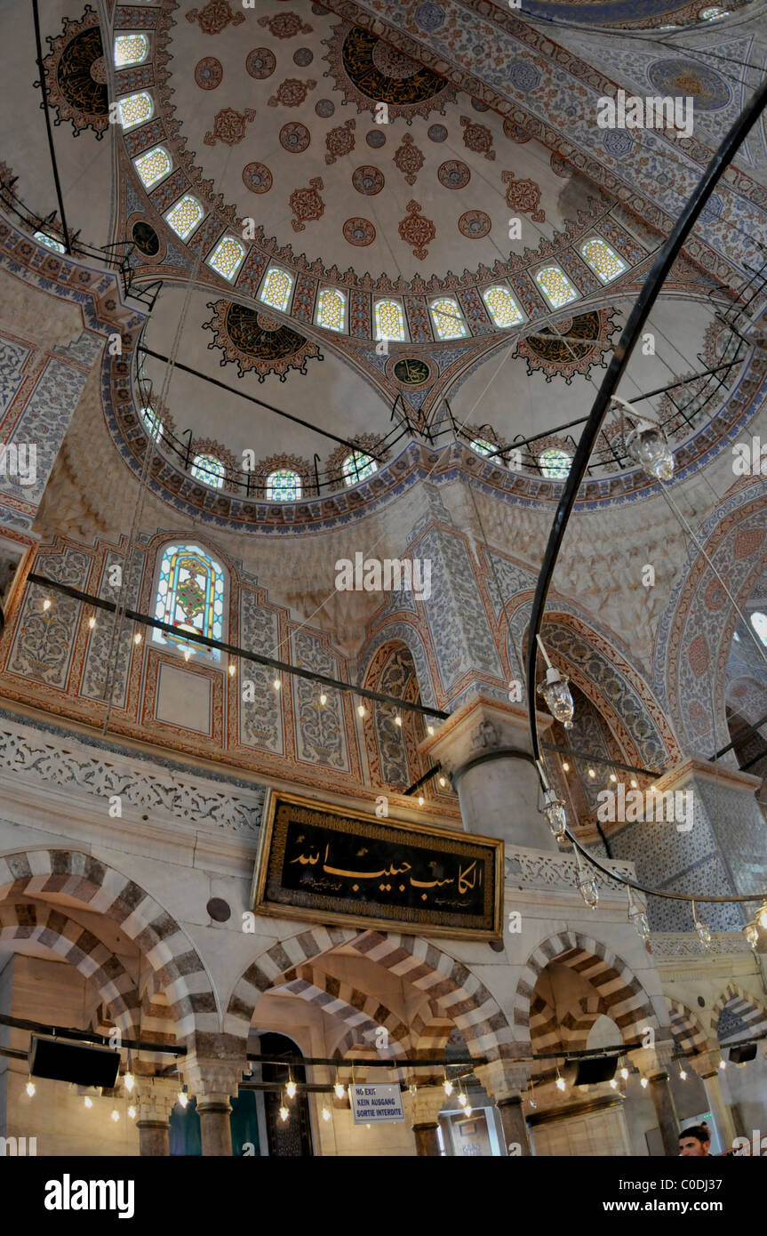 Interior blue mosque Istanbul Turkey Stock Photo - Alamy