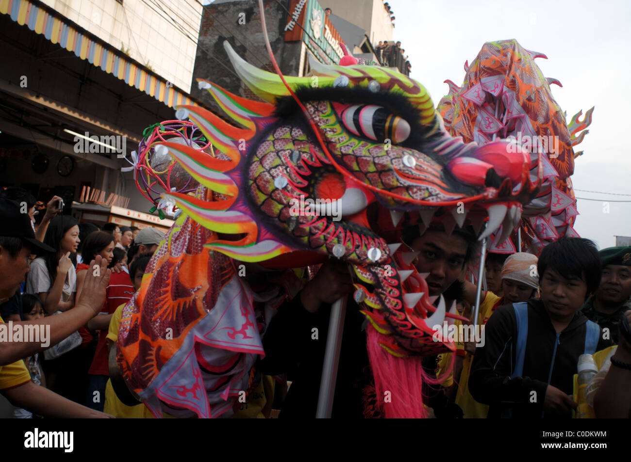 Liong dance hi-res stock photography and images - Alamy