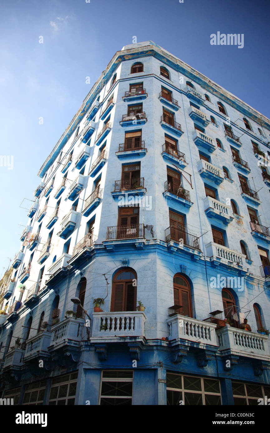 Old apartment block hi-res stock photography and images - Alamy