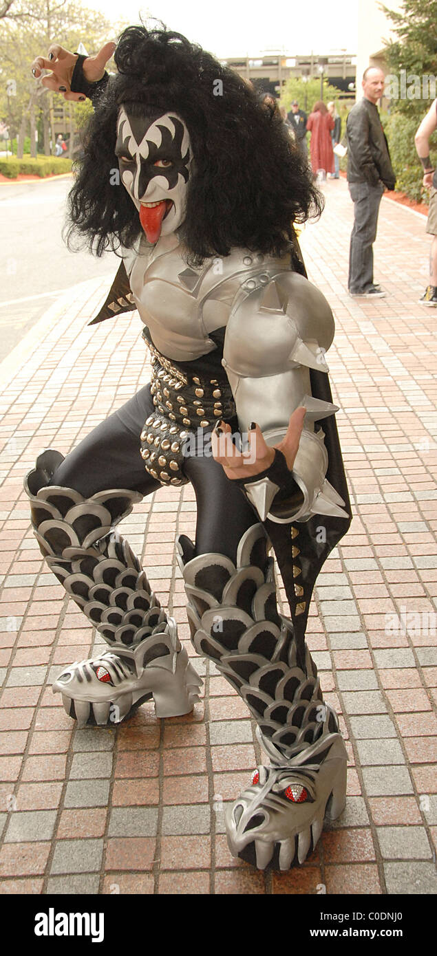Kiss Fan 22nd Annual New York KISS Expo and Hard Rock convention held ...