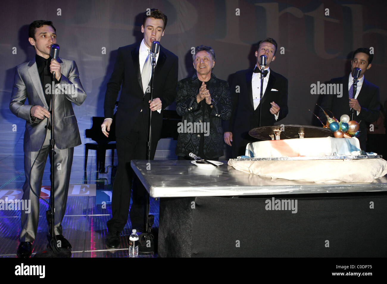 Erich Bergen, Jeff Leibow, Frankie Valli, Rick Faugno and Jeremy ...