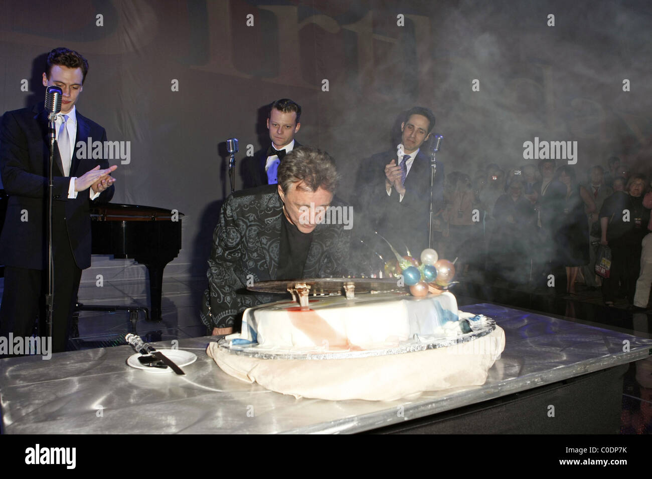 Erich Bergen, Jeff Leibow, Frankie Valli, Rick Faugno and Jeremy ...