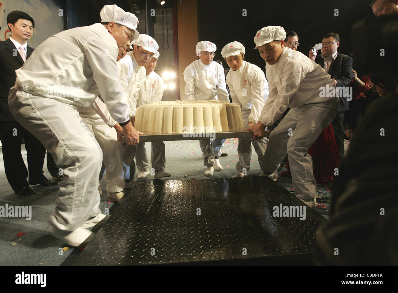 TOO MANY COOKS? They say that too many cooks spoil the broth. But it ...