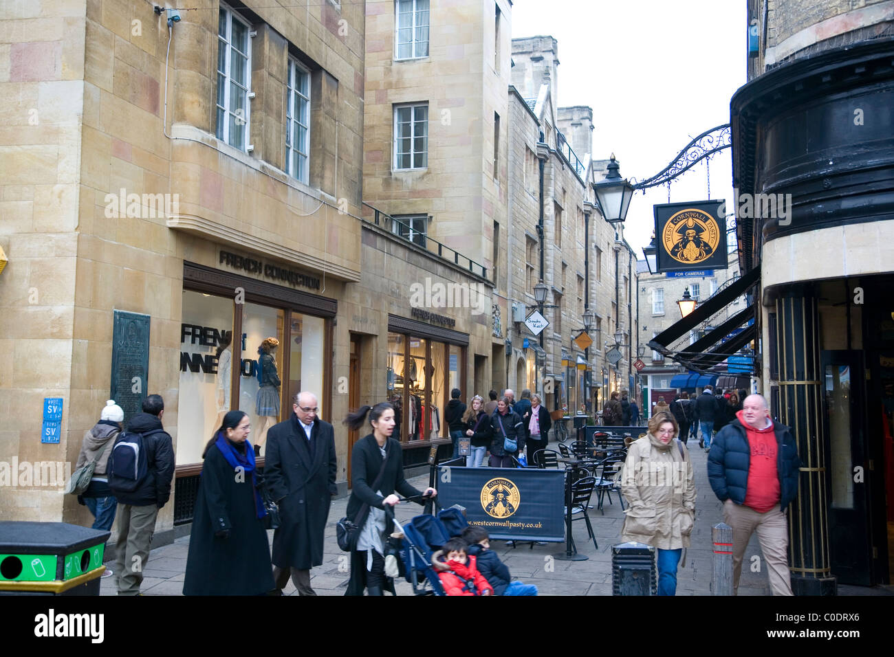 Shopping in cambridge hi-res stock photography and images - Alamy