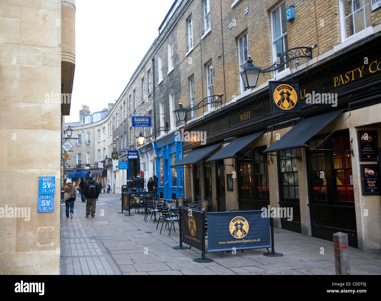 Shopping in cambridge hi-res stock photography and images - Alamy