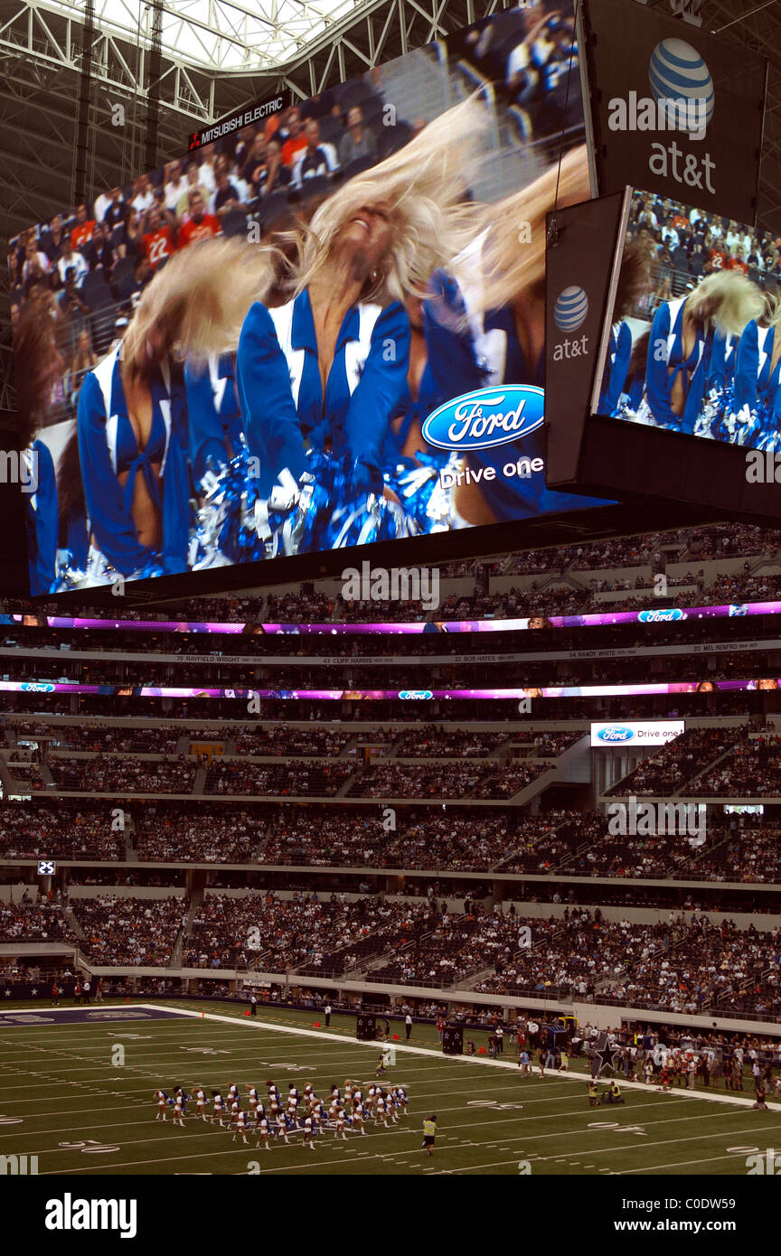 Dallas cowboys cheerleaders hi-res stock photography and images - Alamy