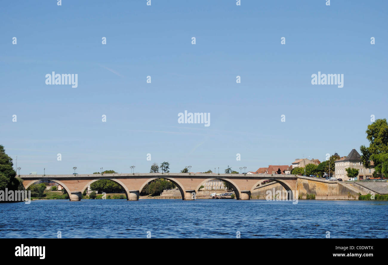 Bergerac old bridge in France Stock Photo - Alamy