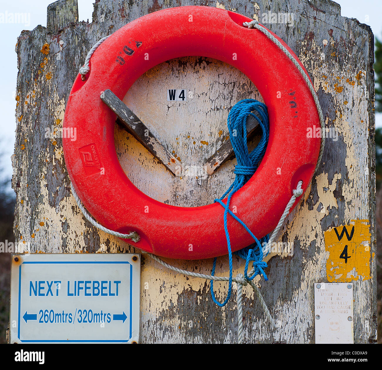 Lifebelt rope sea hi-res stock photography and images - Alamy