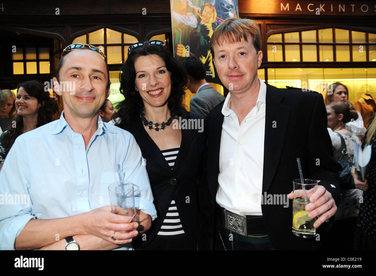 Simon Gregor, Josefina Gabrielle and Edward Snape '39 Steps' production ...