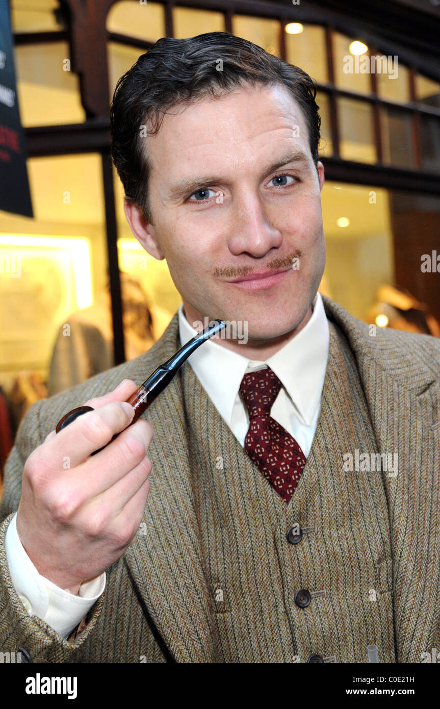 Jo-Stone-Fewings '39 Steps' production in partnership with Macintosh ...