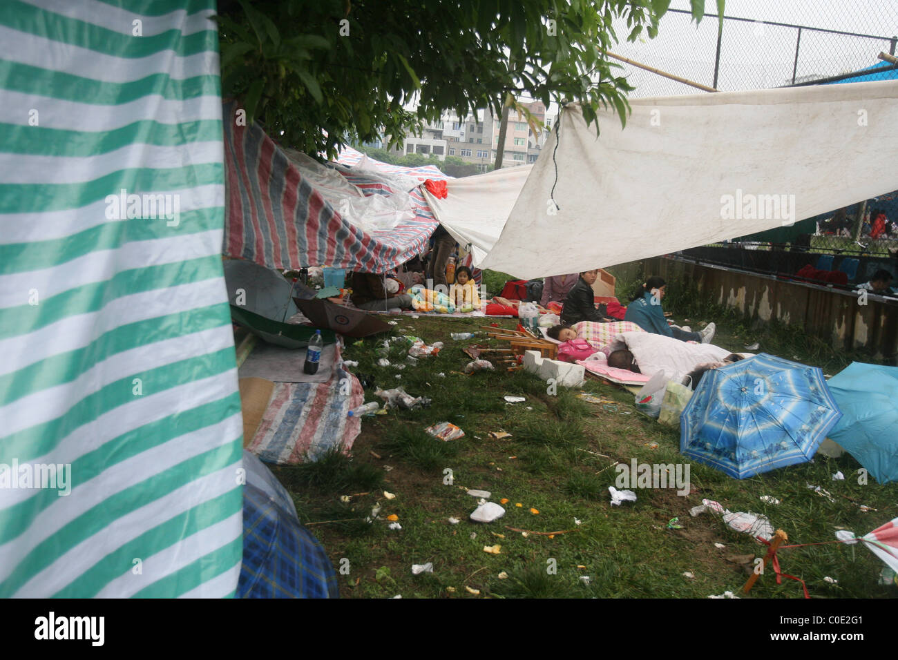Earthquake victims seek shelter in makeshift camps The earthquake in ...