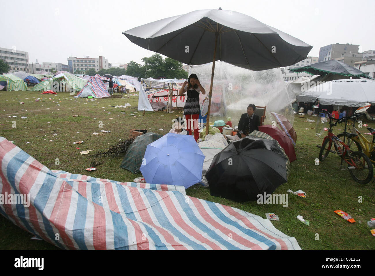 Earthquake victims seek shelter in makeshift camps The earthquake in ...