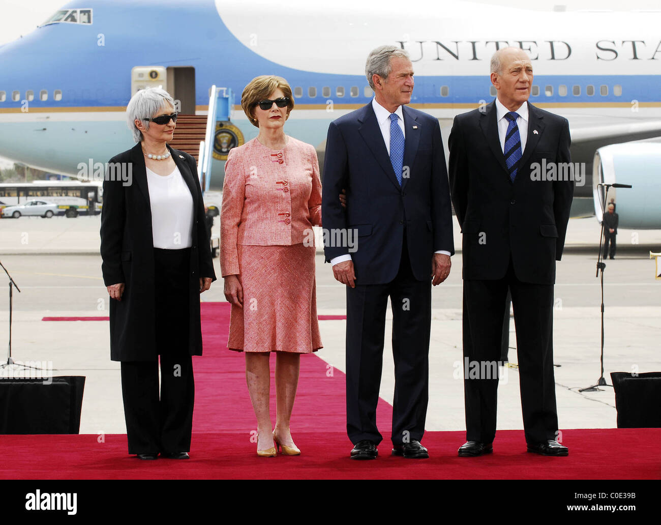George W. Bush and Laura Bush President George W. Bush and First Lady ...