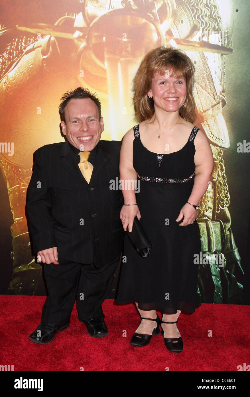 Warwick Davis and wife Chronicles of Narnia: Prince Caspian NYC ...