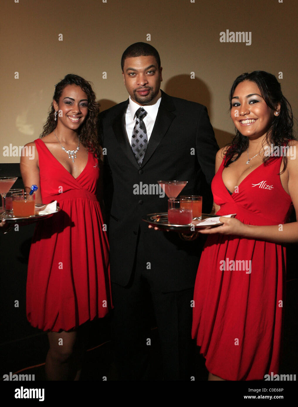 De Ray Davis and The Ladies of Alize The Ludacris Foundation 5th annual ...