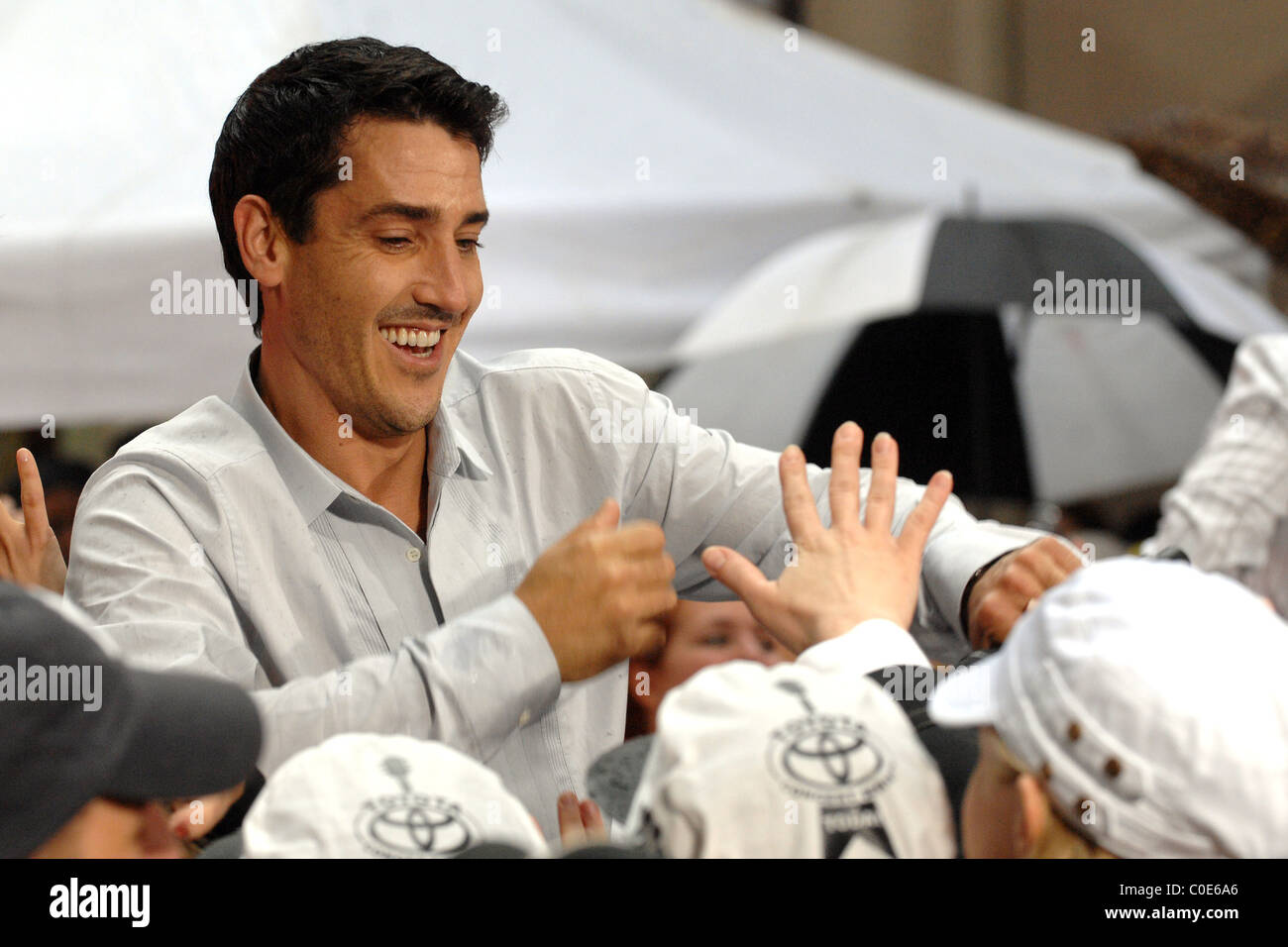 Jonathan Knight New Kids on the Block reunite to perform live on 'The ...