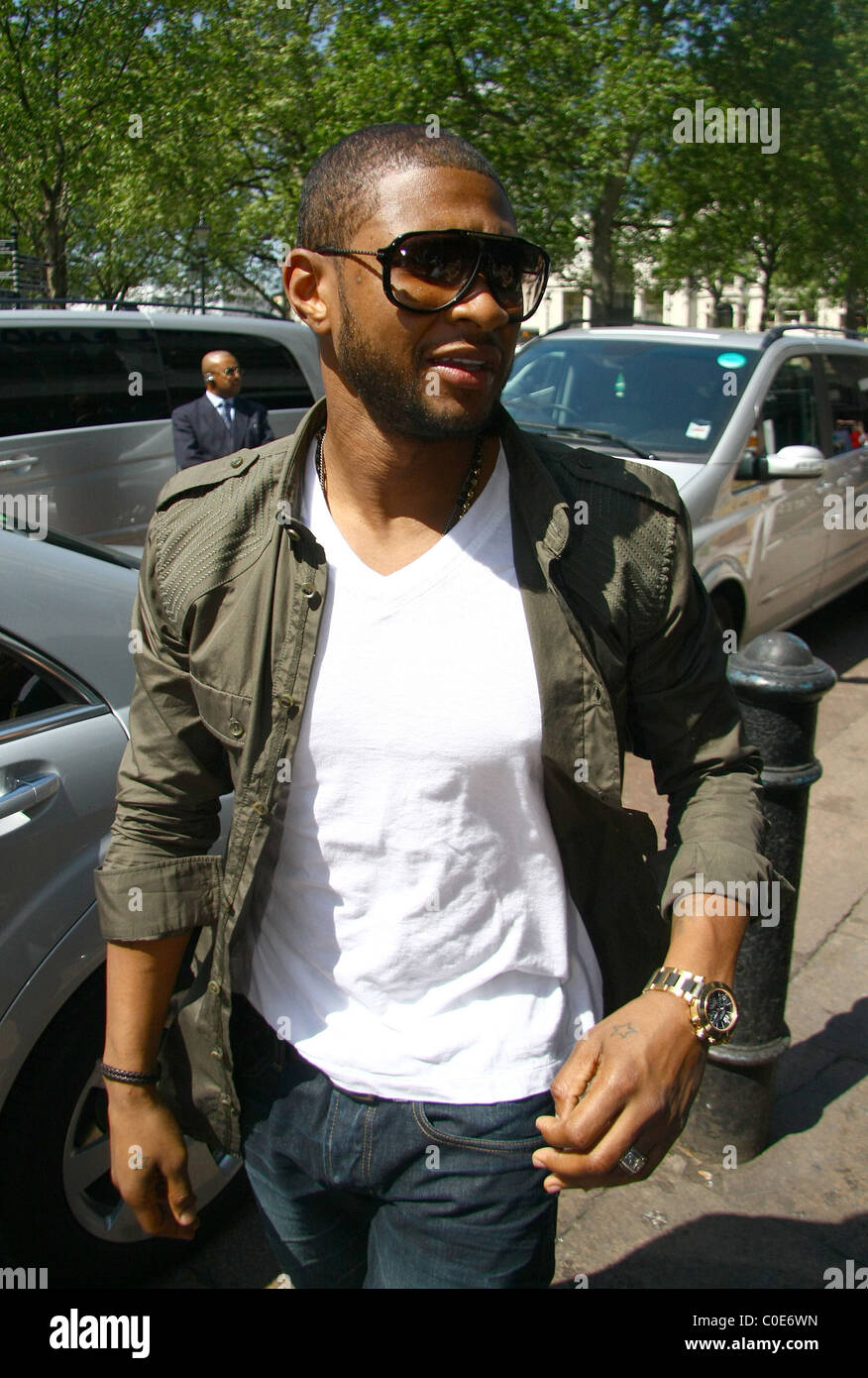 Usher arriving at the Capital Radio studios in Leicester Square ...