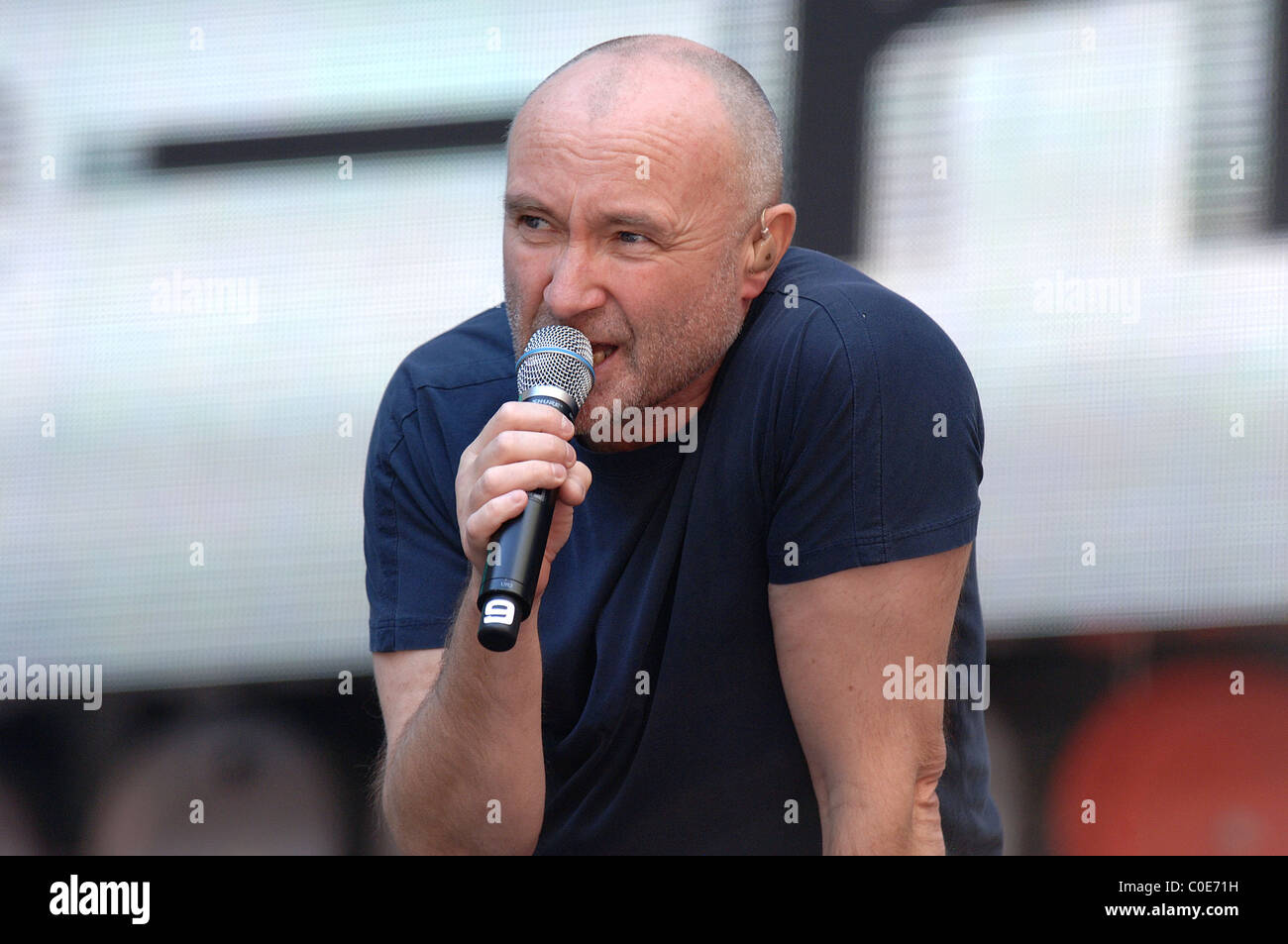 Phil collins performing hi-res stock photography and images - Alamy