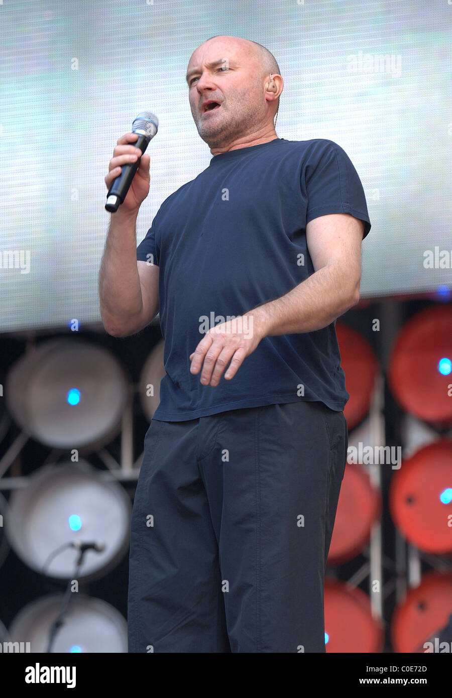 Phil collins performing hi-res stock photography and images - Alamy