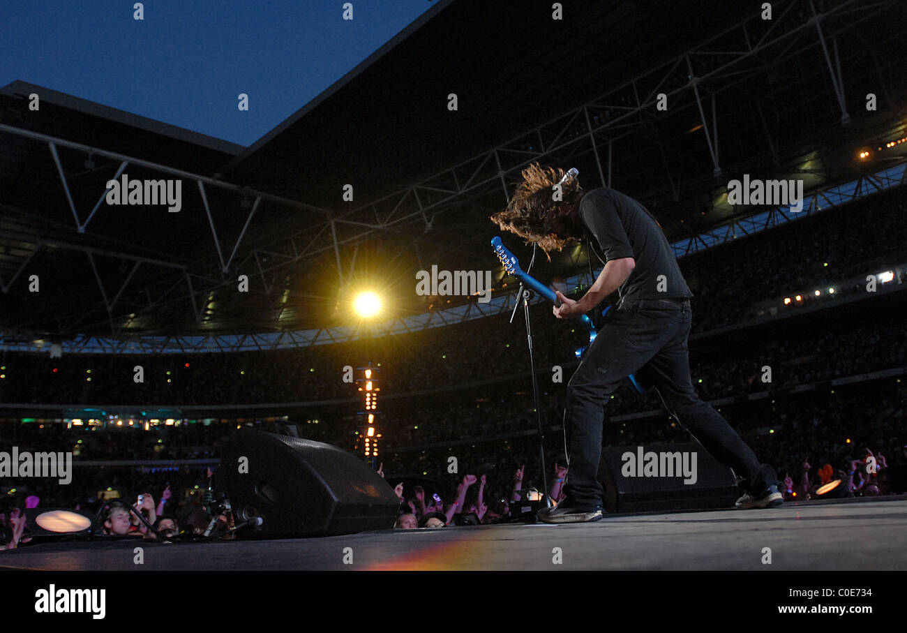 Dave Grohl Of The Foo Fighters High Resolution Stock Photography and ...
