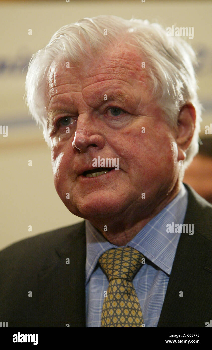 Ted kennedy hi-res stock photography and images - Alamy