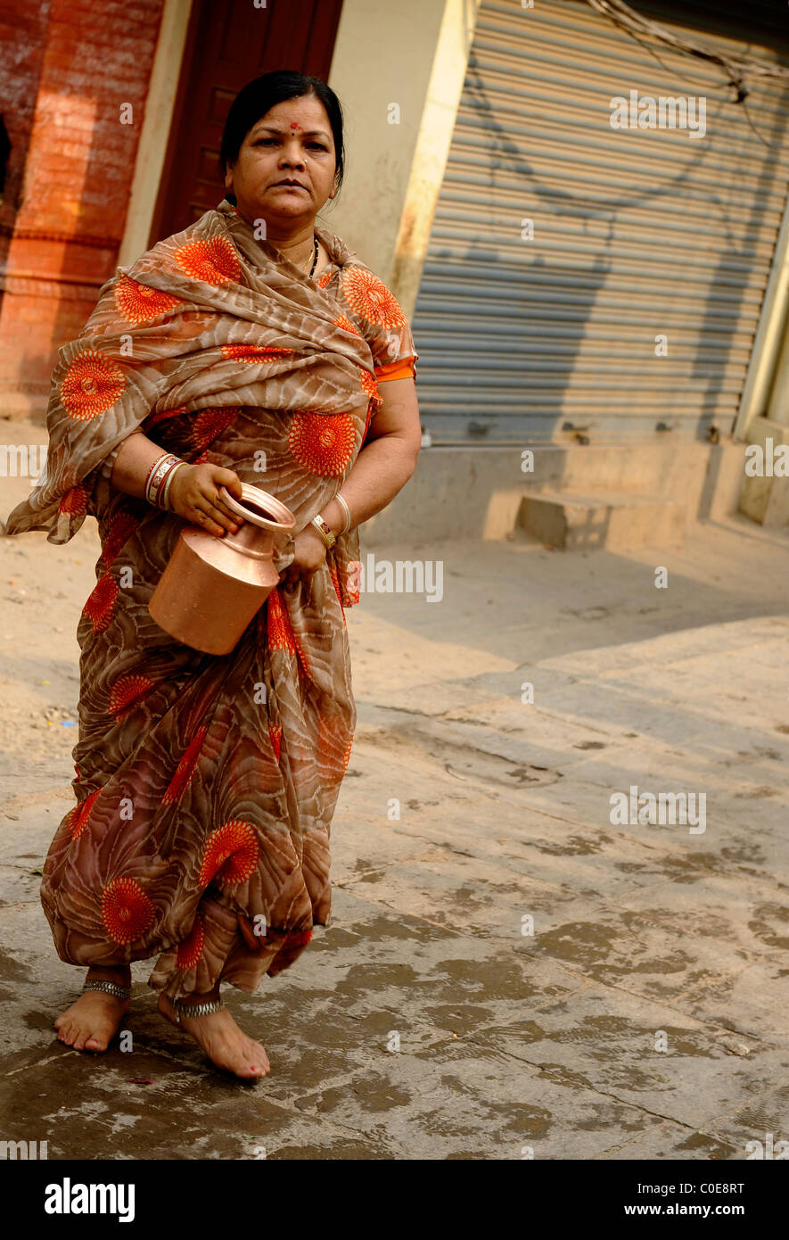 nepalis lady , peoples lives ( the nepalis ) ,life in kathmandu ...