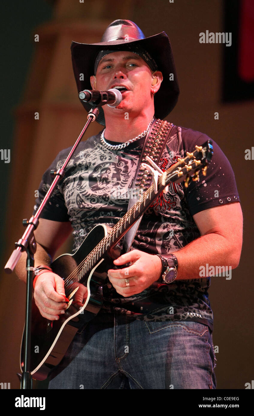 Keith Anderson The Academy of Country Music Fremont Street Experience ...