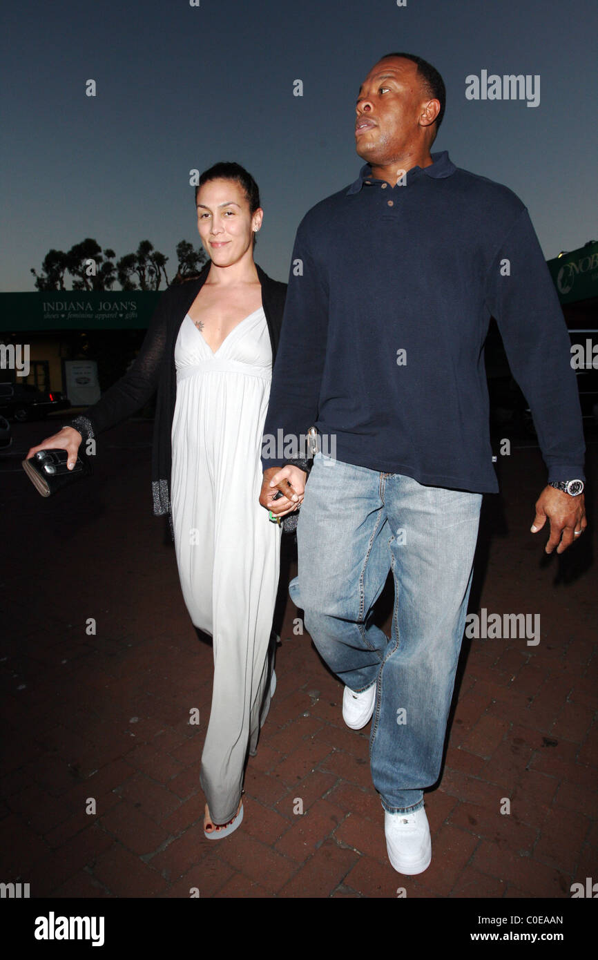 Dr dre wife nichole threatt hi-res stock photography and images - Alamy