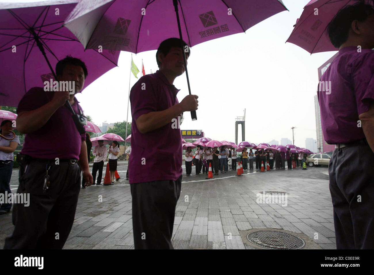 CHINA SUPPORTS EARTHQUAKE VICTIMS People in China have been queuing up ...