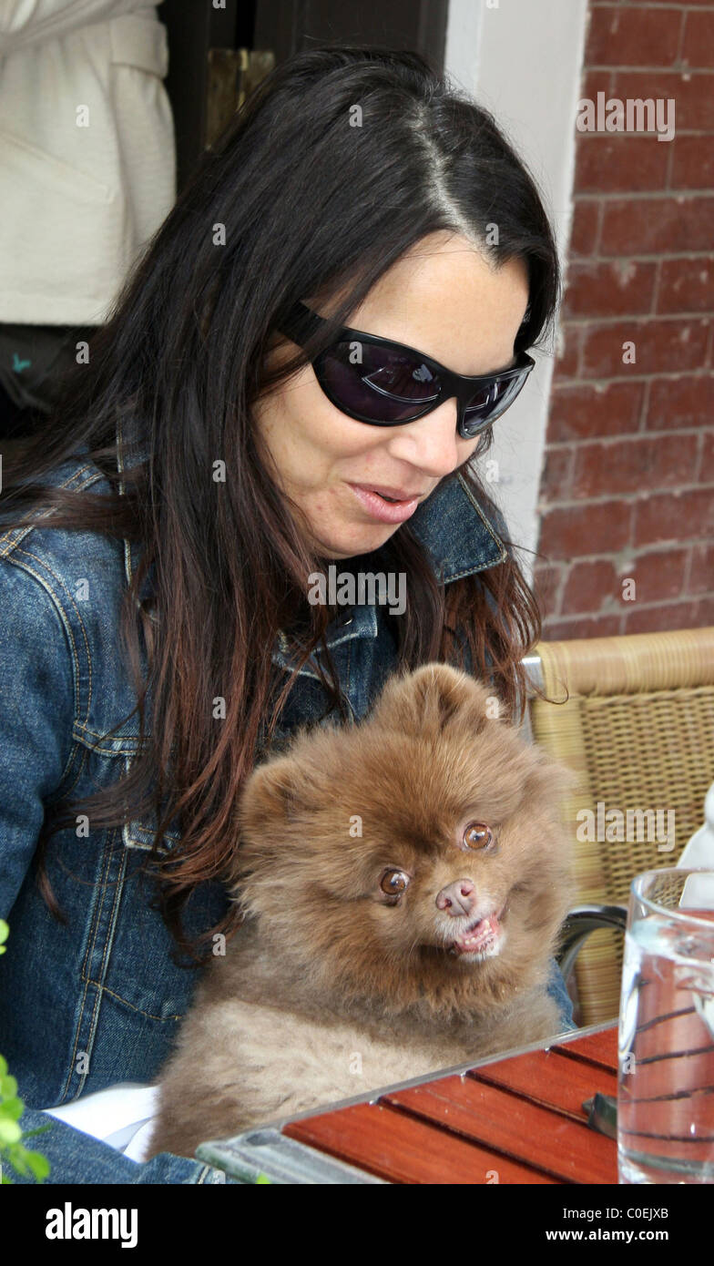 Fran drescher dog hi-res stock photography and images - Alamy
