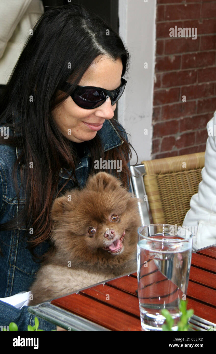 Fran drescher dog hi-res stock photography and images - Alamy