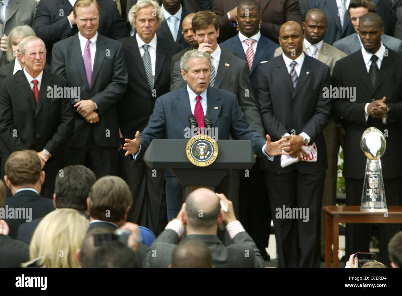 President George W Bush with the Super Bowl winners the New York Giants ...