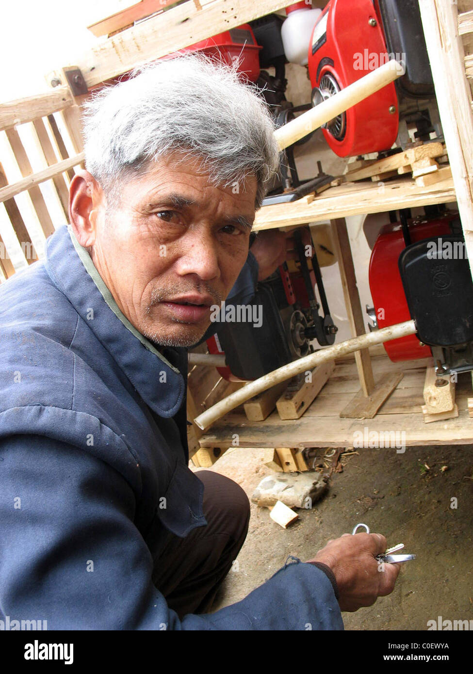 HOMEMADE WOODEN HELICOPTER An elderly Chinese man has built the very ...