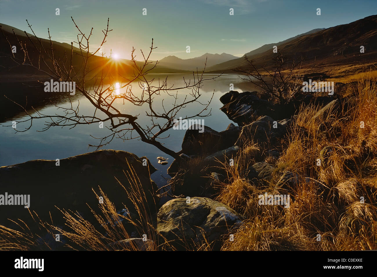 Snowdon silhouette hi-res stock photography and images - Alamy