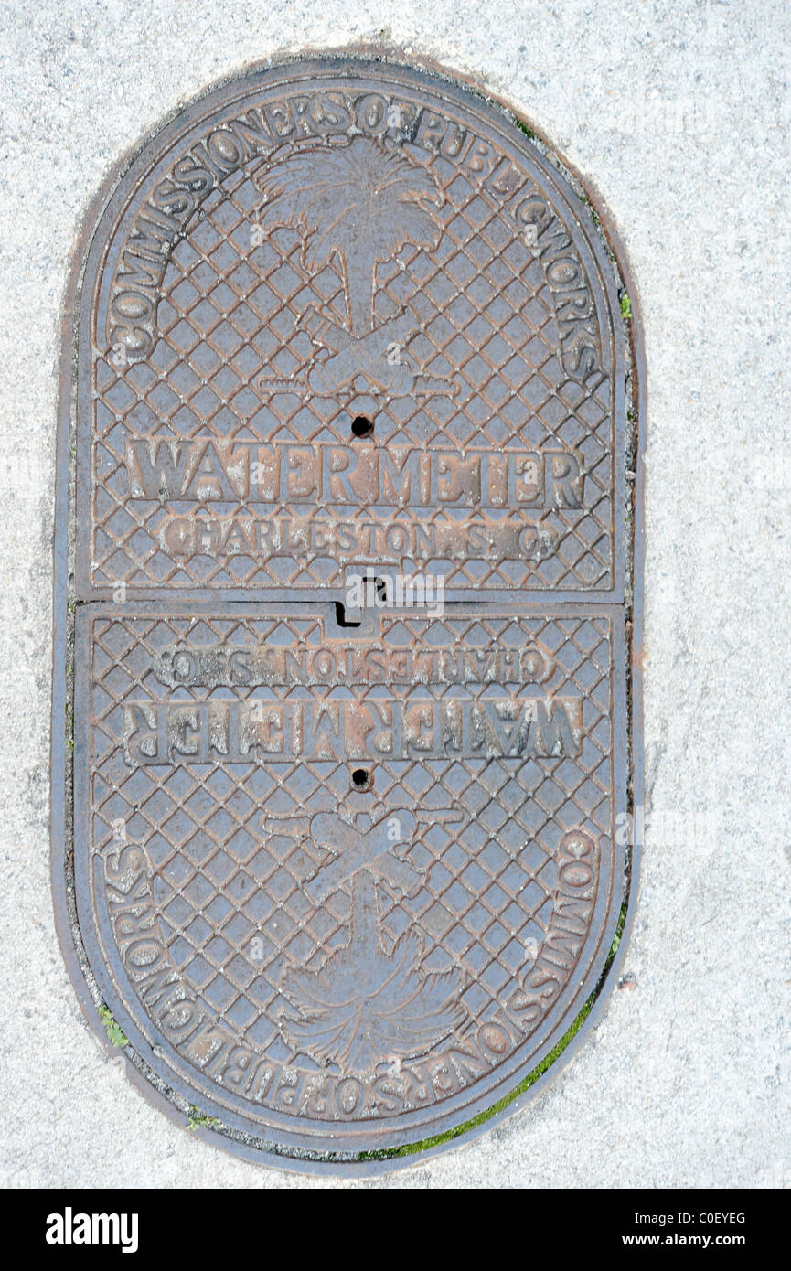 Water meter cover hi-res stock photography and images - Alamy